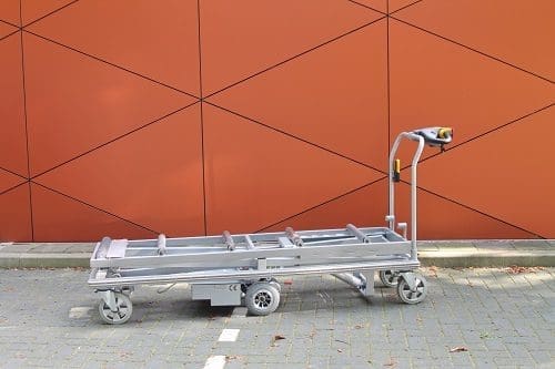 Hefwagen elektrisch aangedreven met rollenbaan en elektrische invoerrol ...
